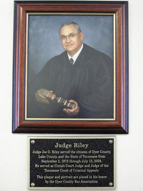 Crowd turns out for unveiling of new plaque for Riley | News ...