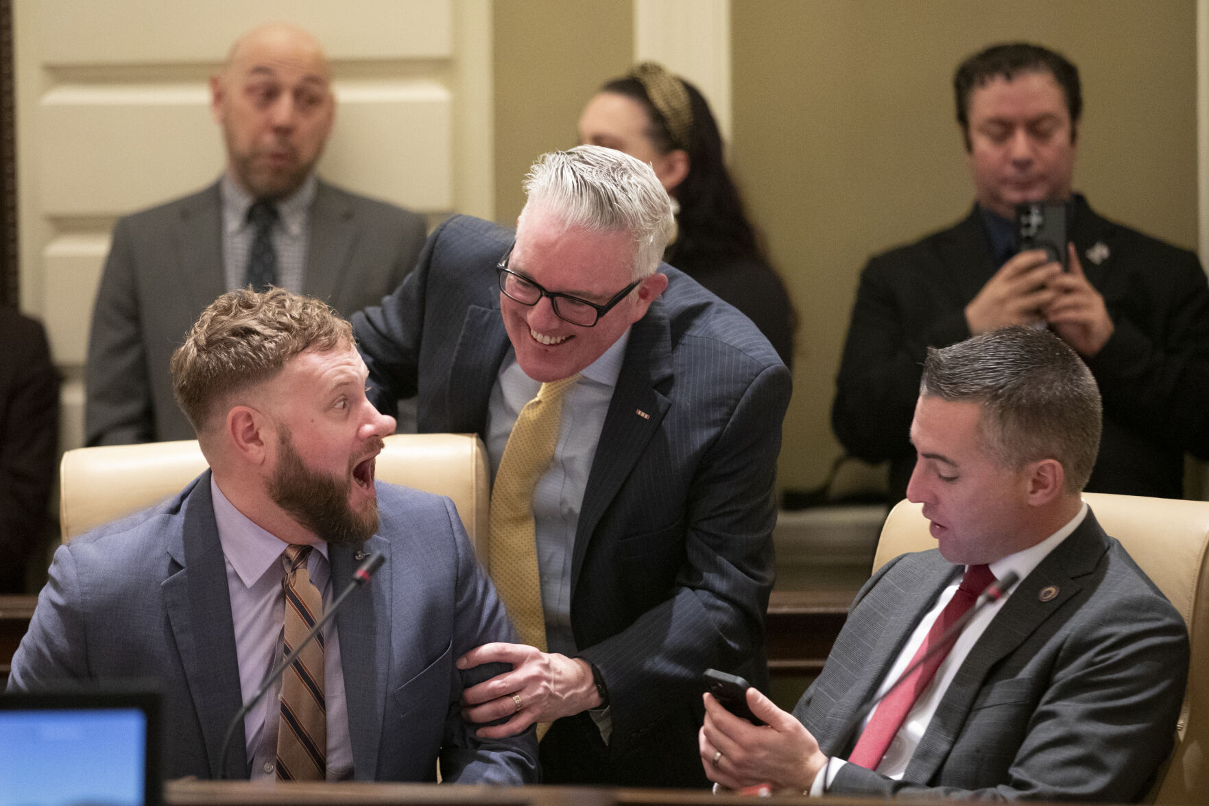 Weekly Roundup - Auld Lang Signed | Weekly Roundup | statehousenews.com