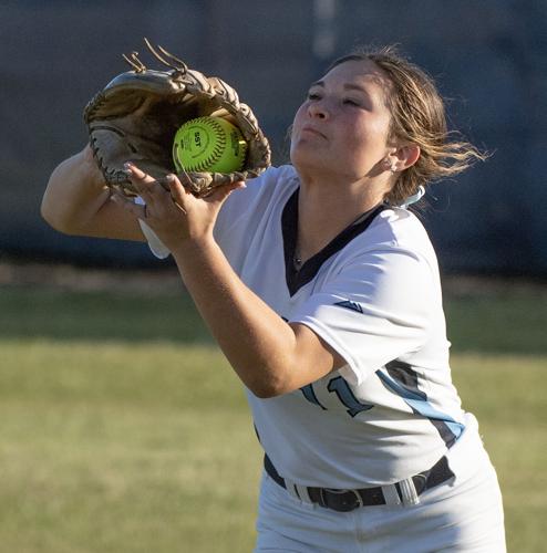 Lady Cougars beat West 9-0, clinch MEC title | Sports | stateportpilot.com