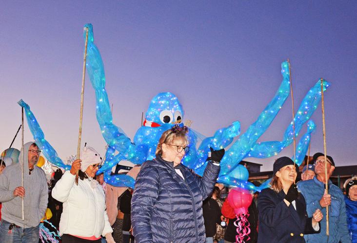 Oak Island lantern parade lights up New Year | Community Focus ...
