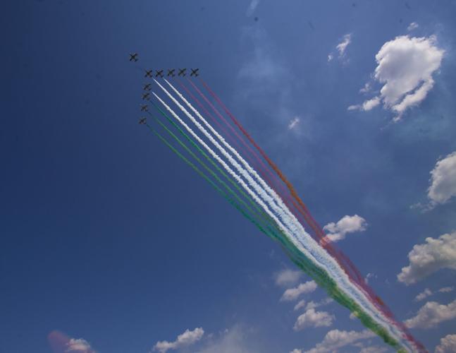 Photos: Italy’s aerobatic team flies over Niagara Falls