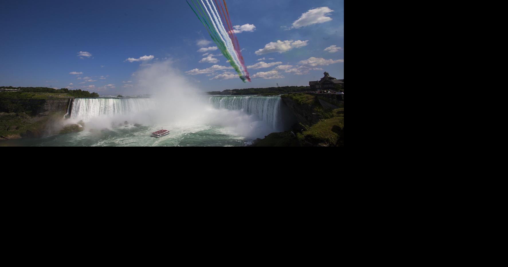 Photos: Italy’s aerobatic team flies over Niagara Falls