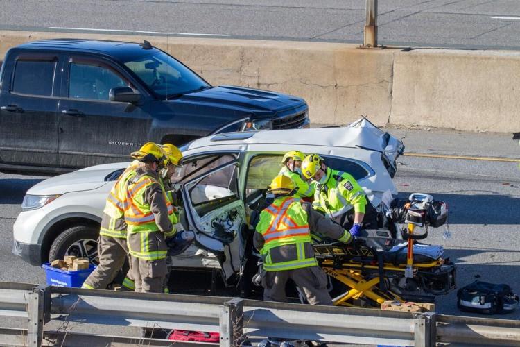 Multi-vehicle crash closes Buffalo-bound QEW