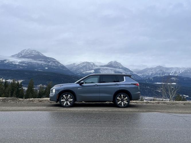 2026 Mitsubishi Outlander Plug-in Hybrid handles winter well