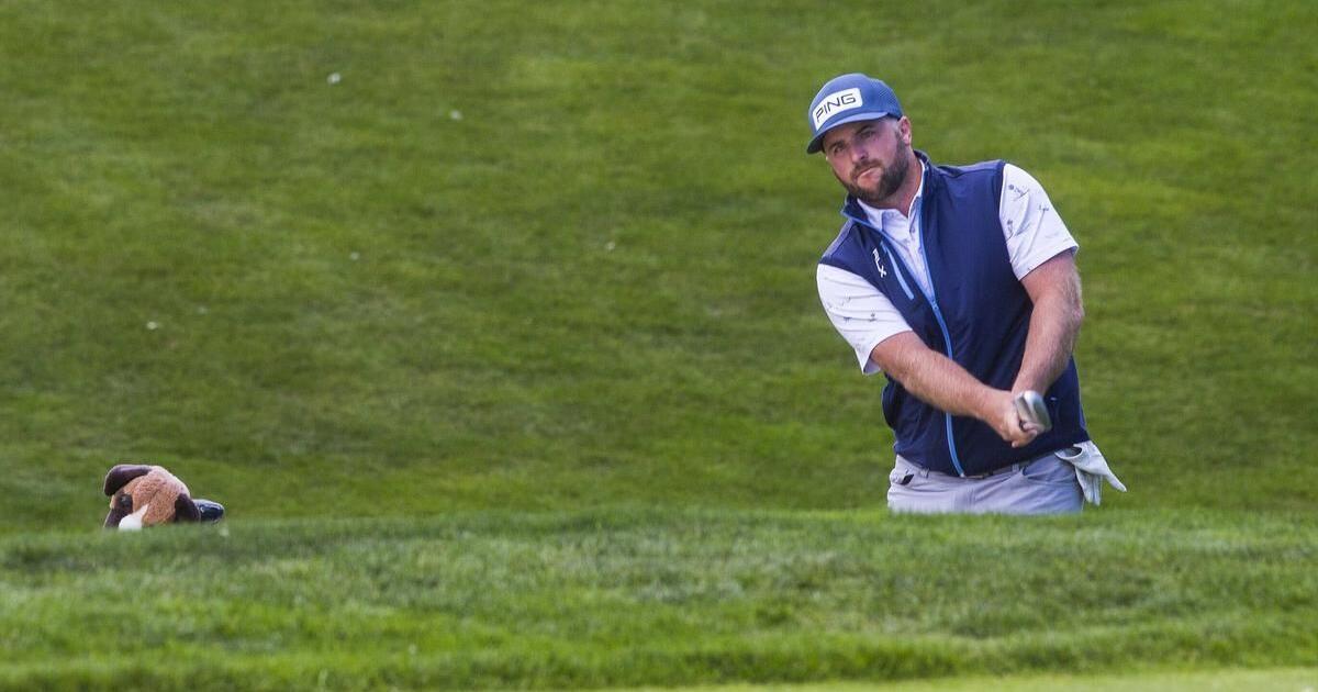 Caddies chat about anything but golf