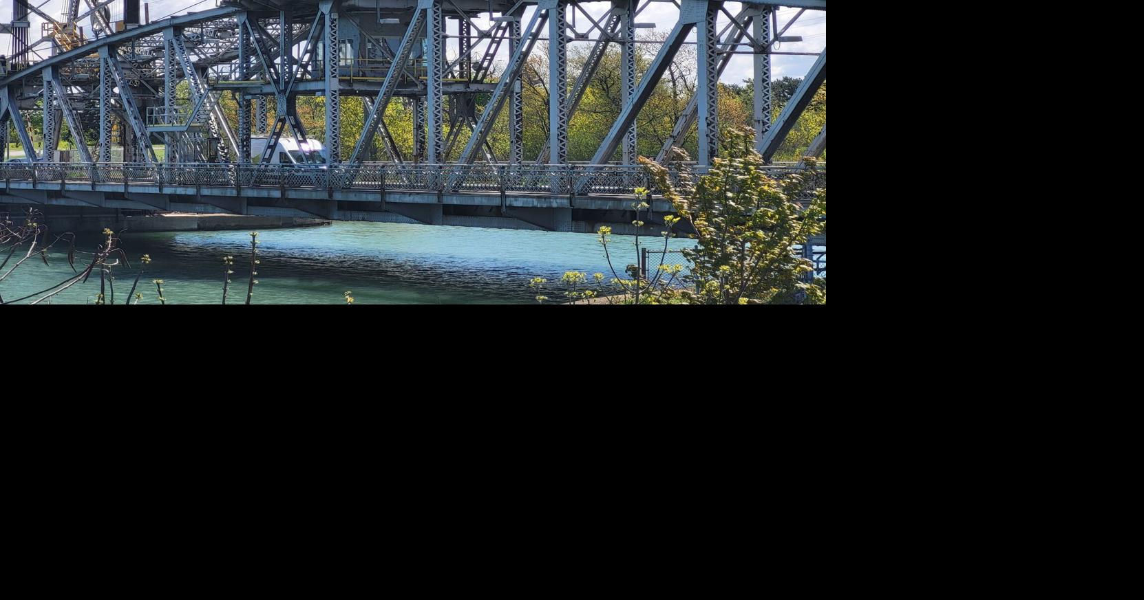 Glendale Bridge stuck over the canal back in business