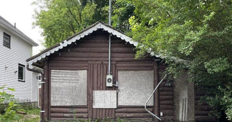 ‘Demolition by neglect’ for fake Port Dalhousie log cabin