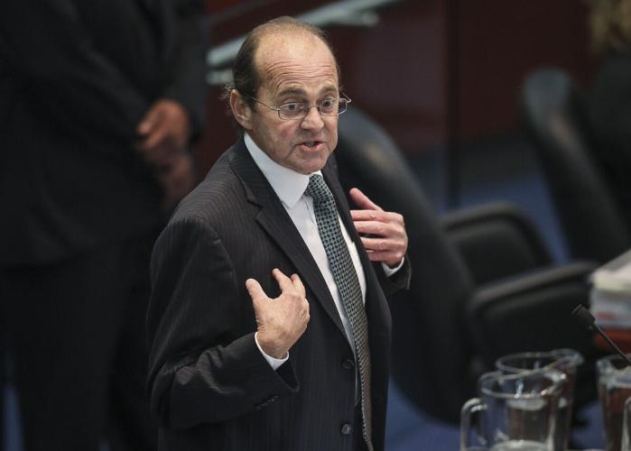 Former Etobicoke MPP Chris Stockwell dead after fight with cancer