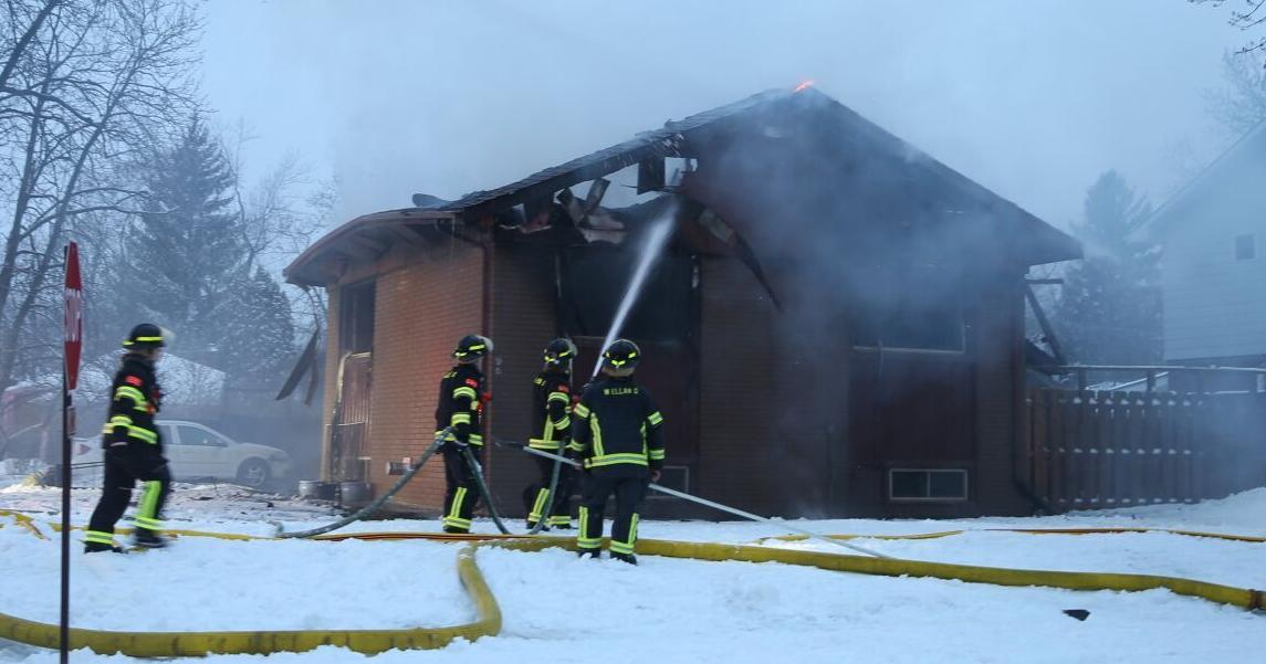 Fire claims two cats, destroys Welland home