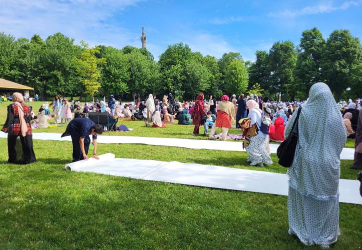 Eid prayer draws thousands of Niagara Muslims to Queenston