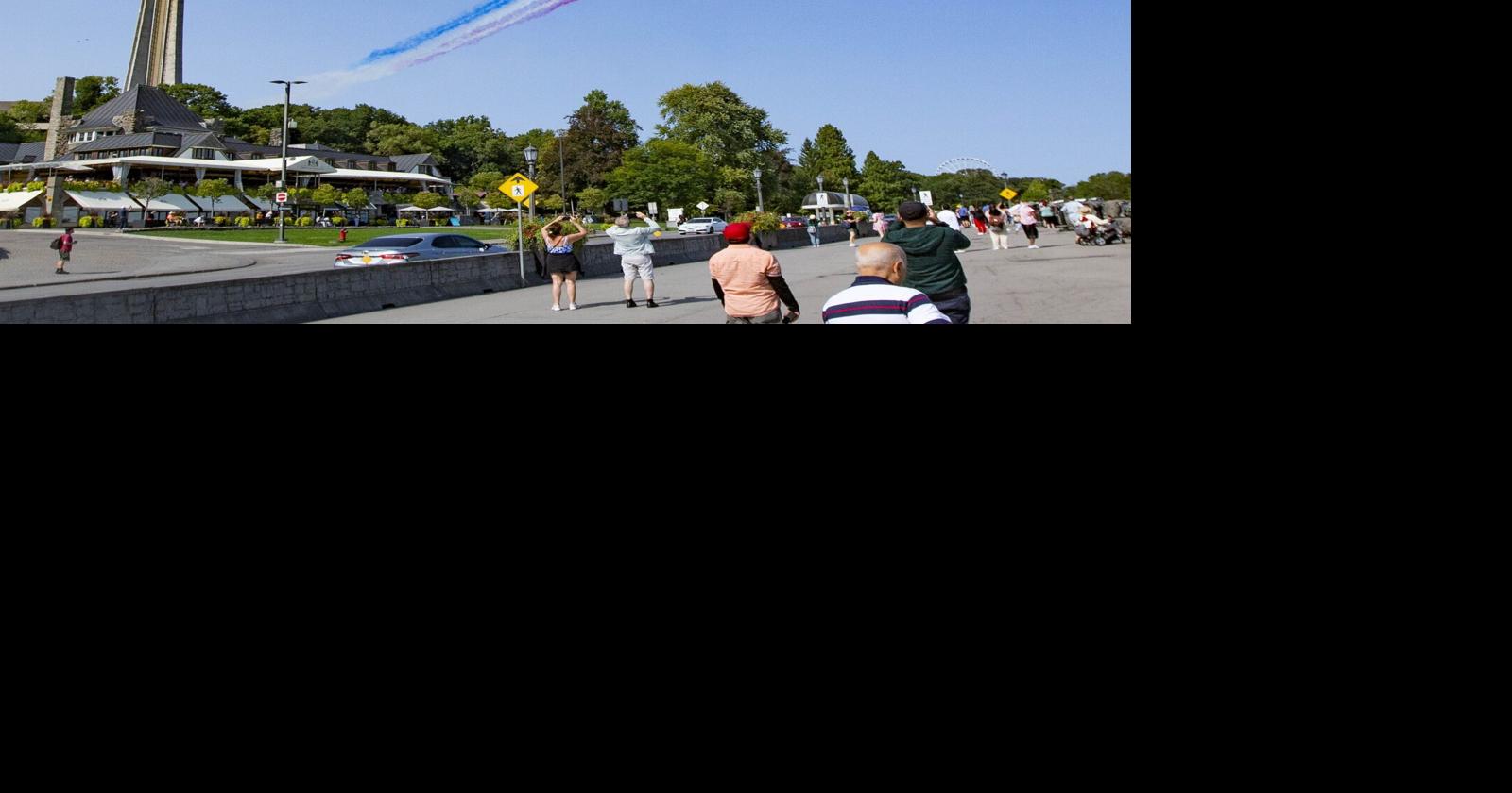 Photos: Red Arrows return to Niagara for flyover