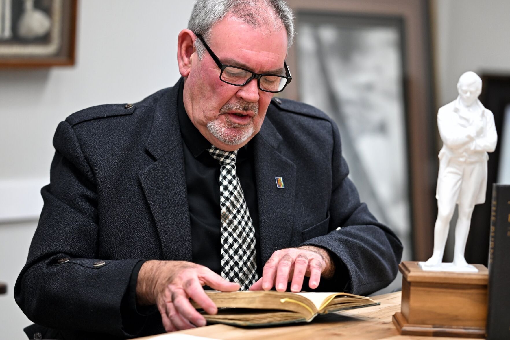 A St. Catharines man’s life in the lore of Robert Burns