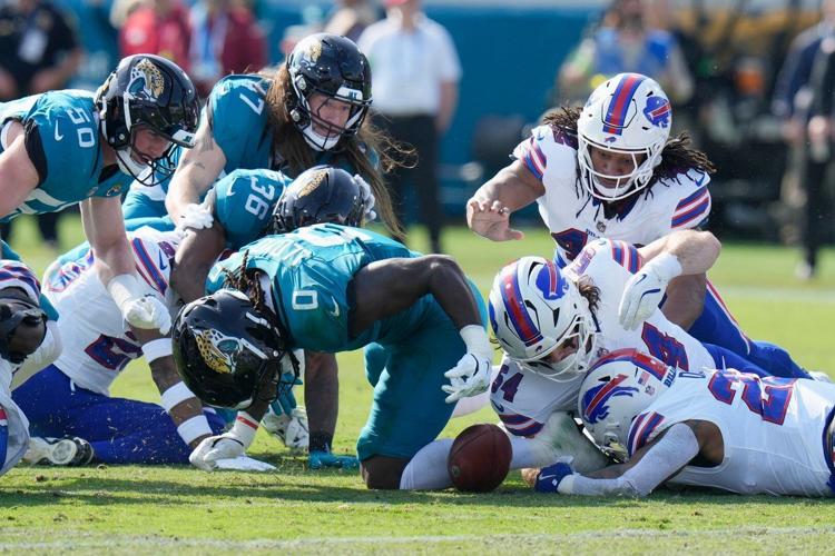 Josh Allen carries Bills to 27-24 win at Jags for Buffalo's first road ...