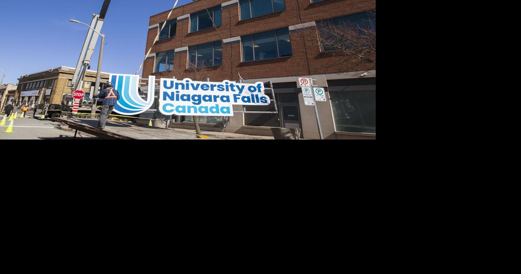 Signs erected for new University of Niagara Falls Canada.