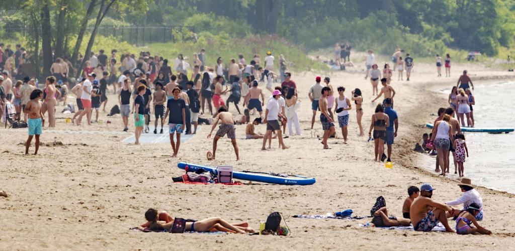 Photos: Rain yields to Niagara teens’ Beach Day