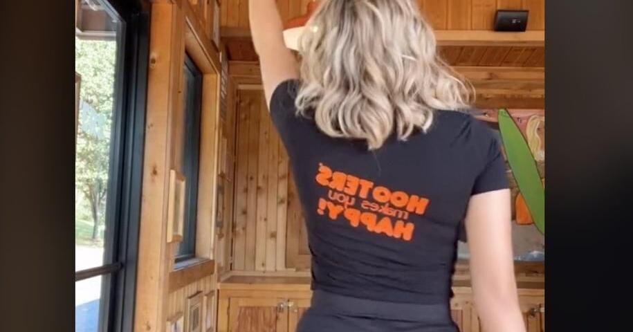 Hooters’ new uniforms create two tiers of scantily clad — creating a ...