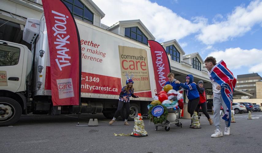 Great Holiday Food Drive in Niagara helps those in need