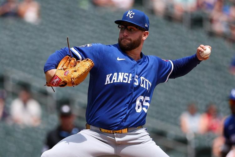 Royals hold off Twins 6-5 after star shortstop Bobby Witt Jr. exits ...