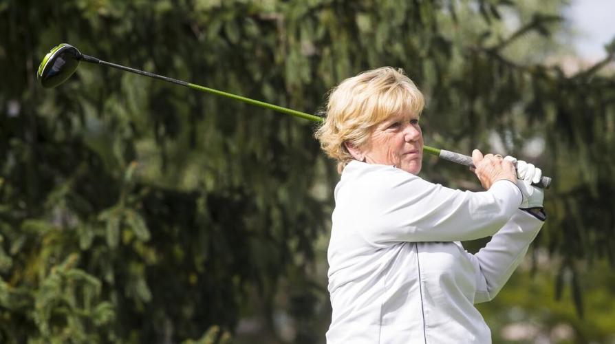 Caddies chat about anything but golf