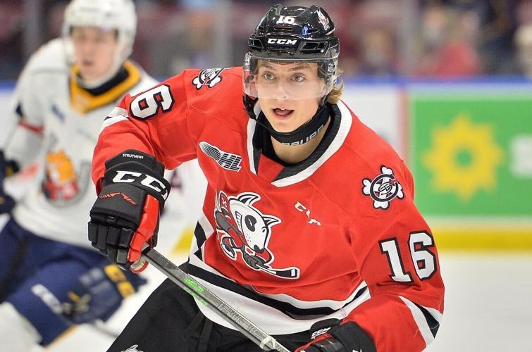 IceDogs send Isaac Enright, Ryan Struthers to Mississauga for picks