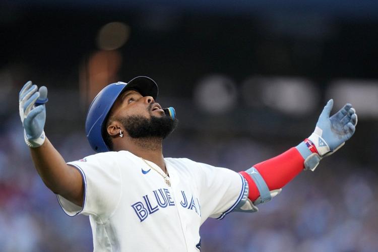Blue Jays snap six-game losing skid with 2-1 win over struggling Mets