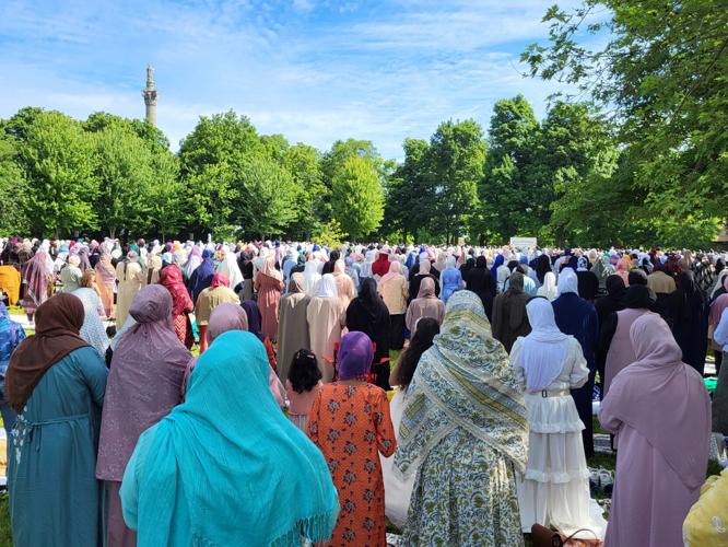 Eid prayer draws thousands of Niagara Muslims to Queenston
