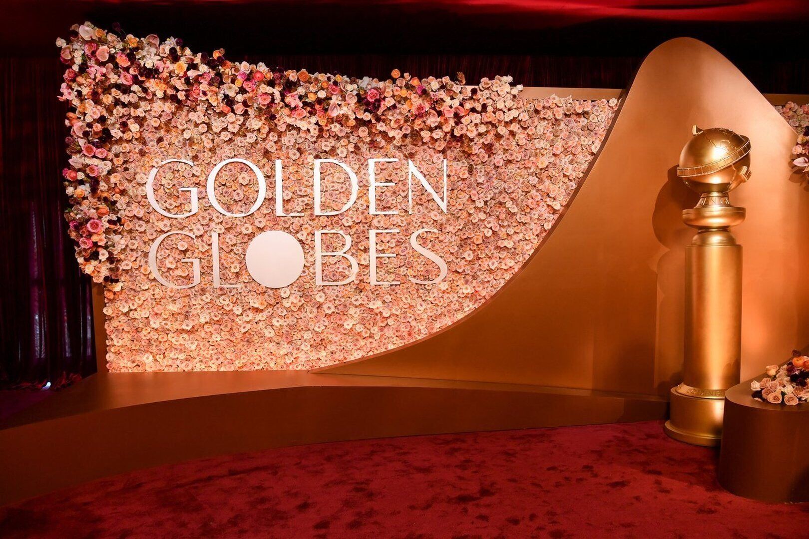 The Latest: Golden Globes kicks off Hollywood's 2026 awards season