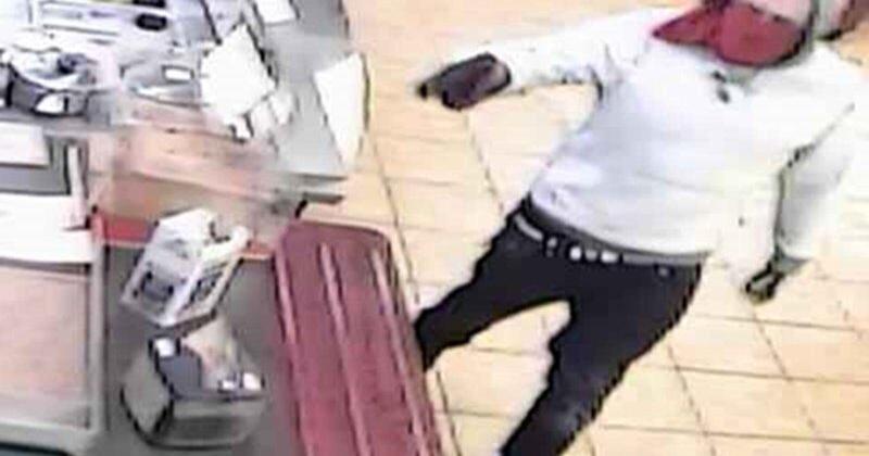 Man robs St. Catharines sub shop at gunpoint