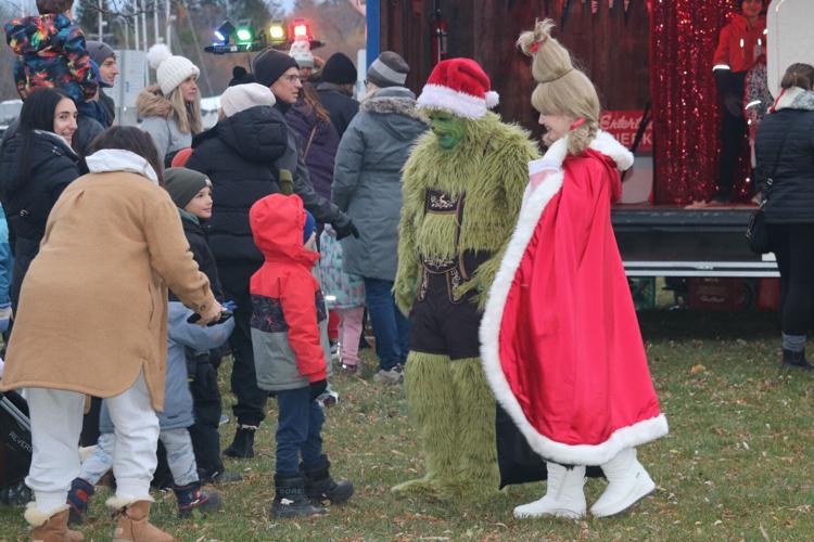 Let it Glow lights up St. Catharines for the holiday season