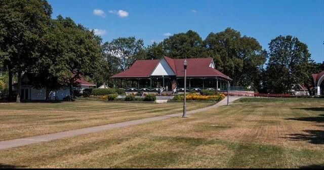 Renos at Montebello Park pavilion