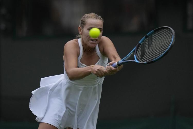 Sofia Kenin gets past Coco Gauff in 3 sets at Wimbledon