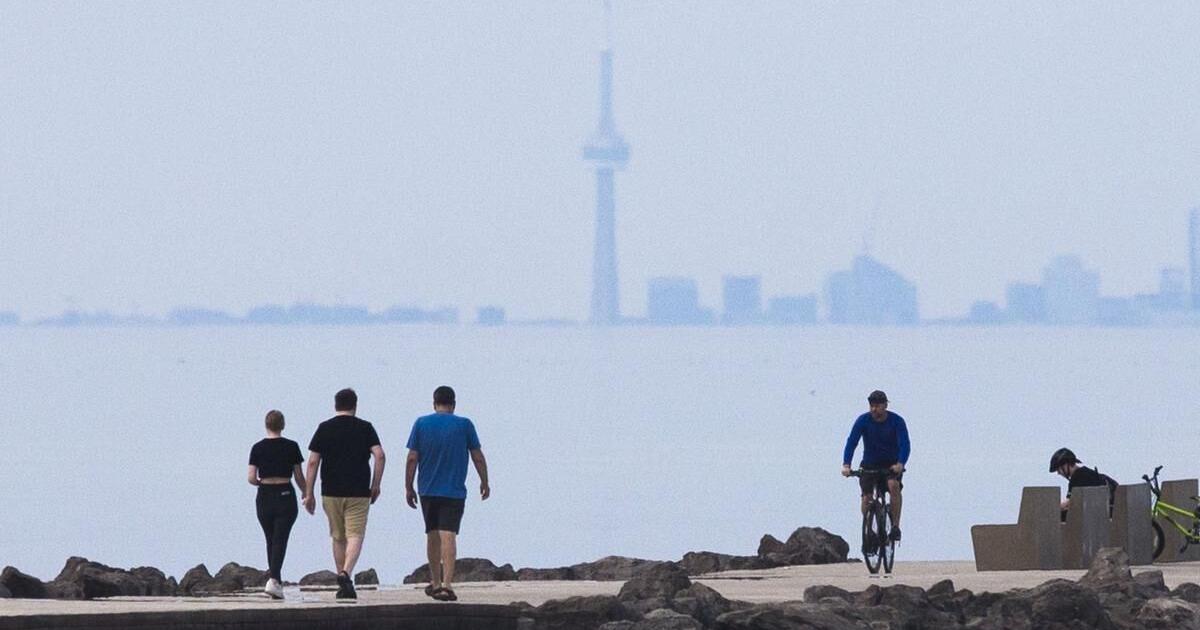 Photos: Pier view of Toronto skyline