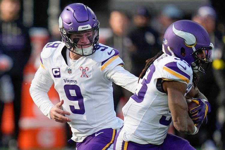 X-rays negative for Vikings QB J.J. McCarthy after injuring his right hand