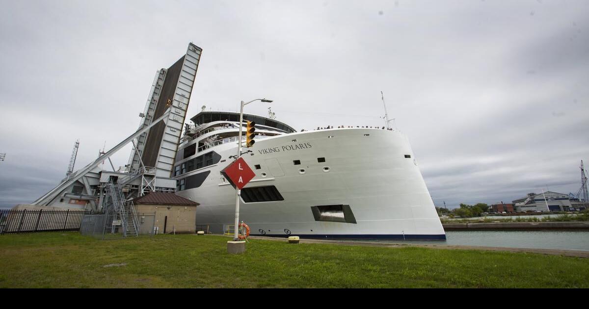 Photos: Viking explorers traverse Welland Canal
