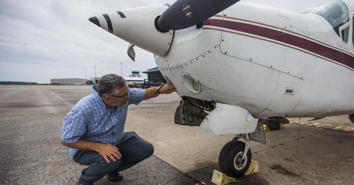 Niagara pilot says training got him to land distressed plane
