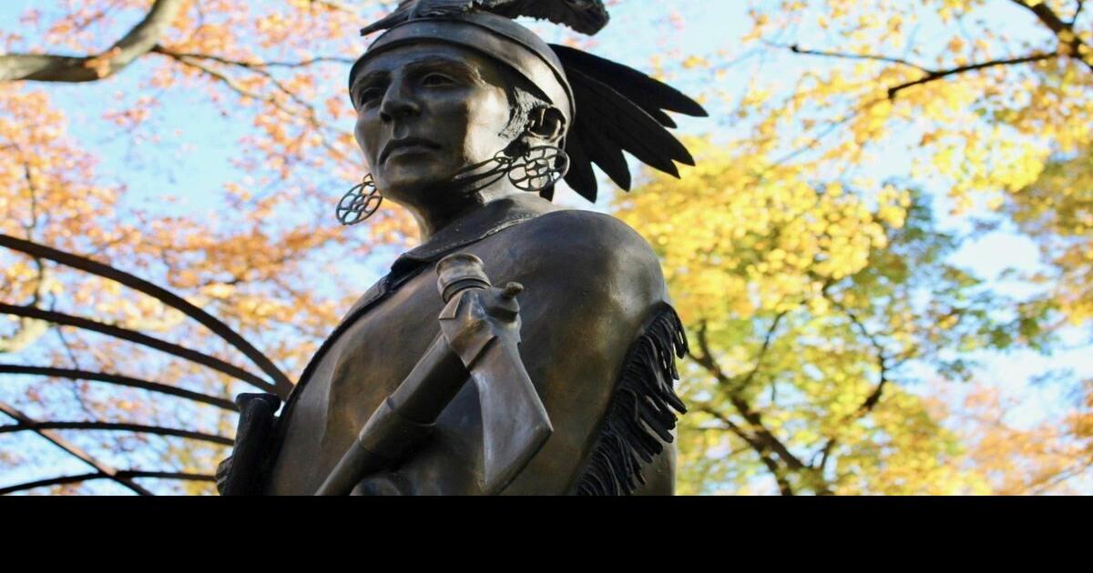 Valour and Victory ceremony of remembrance honours Indigenous veterans