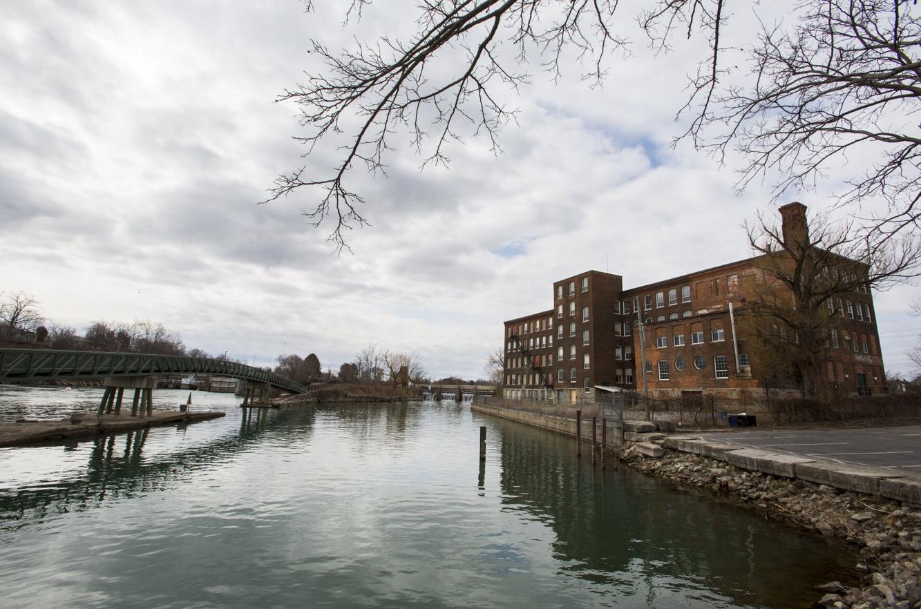 Former Lincoln Fabrics building listed for sale