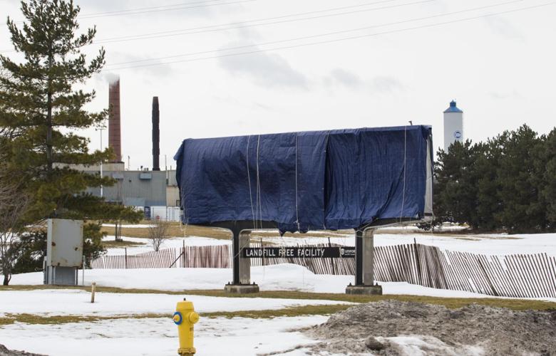 GM sign a victim of harsh Niagara winds