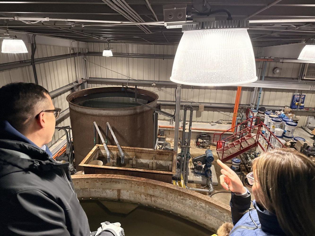 Nearly 900 First Nation evacuees remain in Niagara Falls