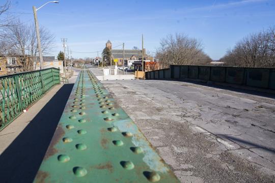 Region to buy CNR bridge in St. Catharines