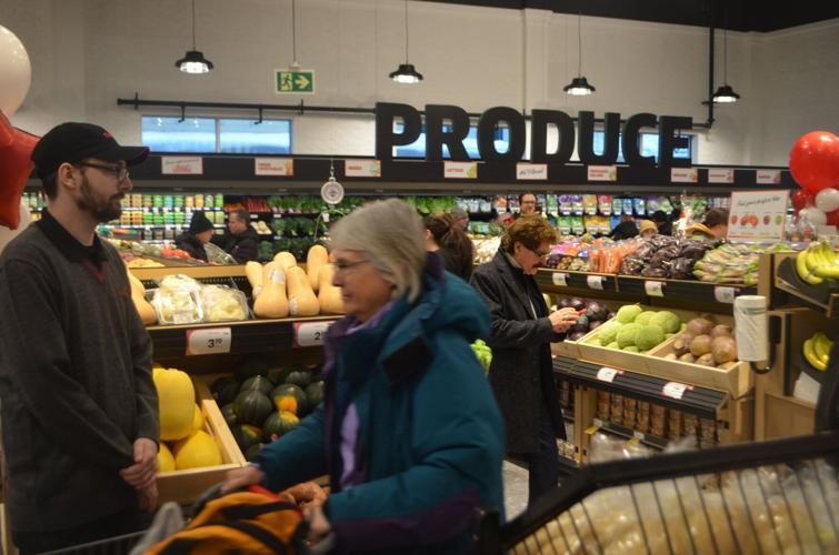 New Foodland grocery store in NOTL boosts local products