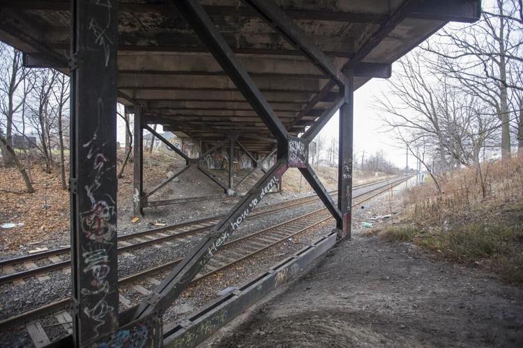 Traffic down to one lane as St. Paul Street West CN rail bridge poised ...