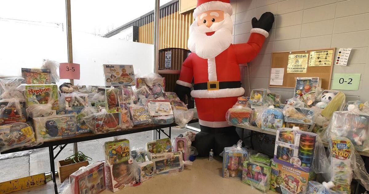 Hamilton food banks gearing up for holiday programs