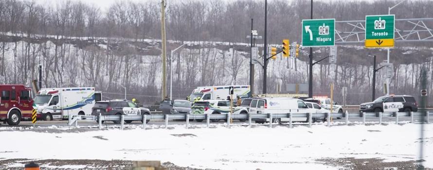 Niagara-on-the-Lake crash closes QEW overpass