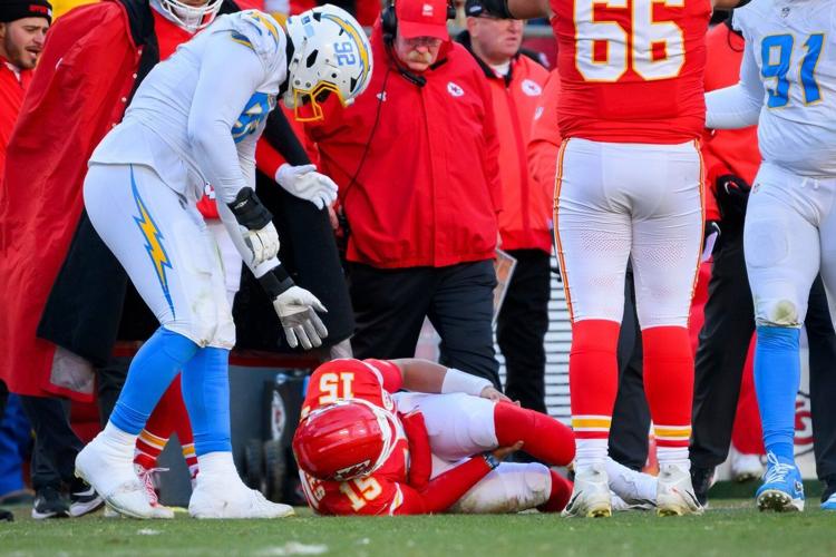 Chiefs quarterback Patrick Mahomes undergoes ACL surgery in Dallas ...