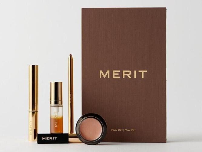 These are the best beauty gift sets to scoop up this holiday