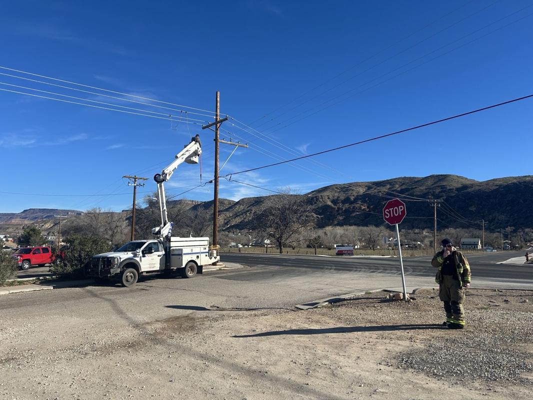Southern Utah authorities work to free hot air from power lines after ...