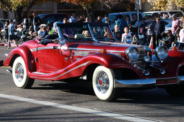Hundreds of sheep parade down Cedar’s Main Street during livestock ...