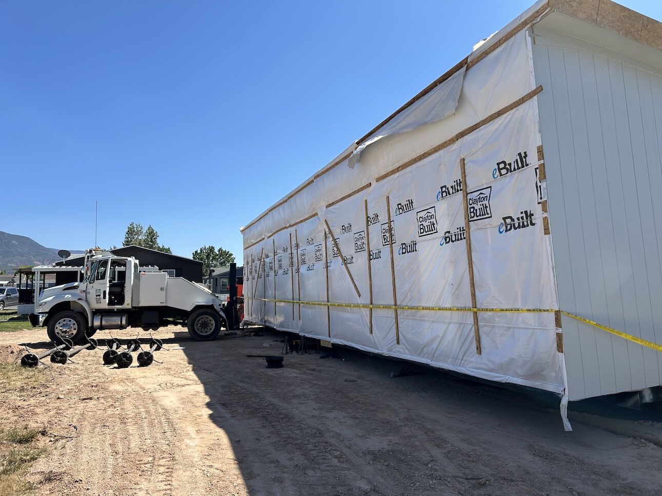 UPDATED: Worker dies after being pinned underneath manufactured home in Cedar City, police say ...