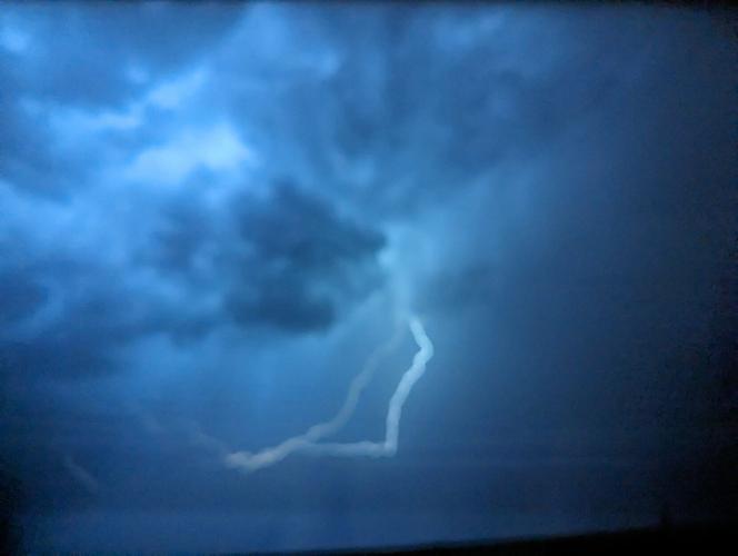 Photo gallery: Glimpses of lightning, rain and sporadic hail from storm ...
